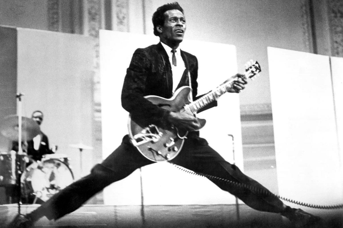 CHUCK BERRY: EL CONTROVERSIAL Y LEGENDARIO – RevistaSomosConalep
